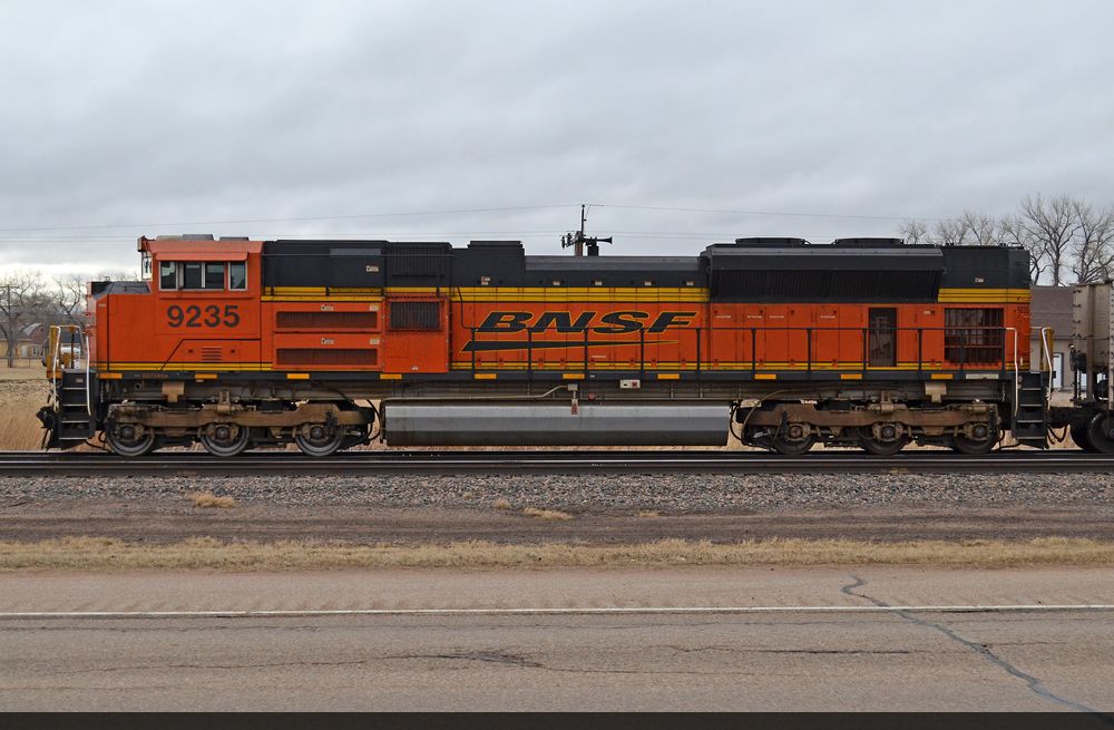 BNSF 9235